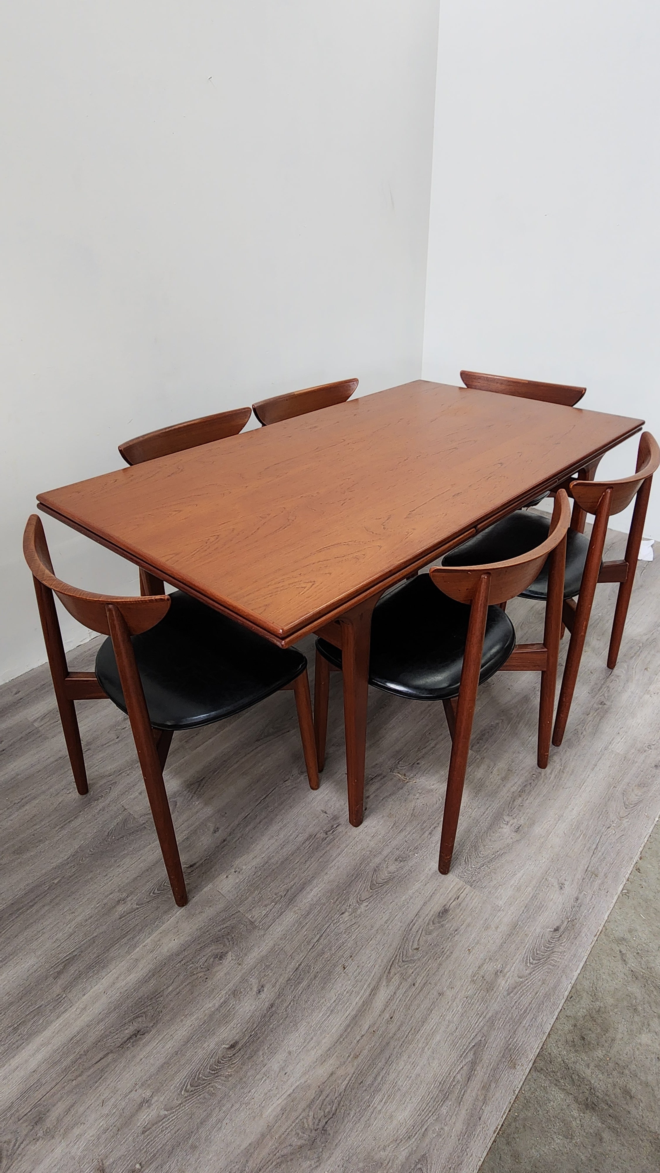 Tables – Vintage MC